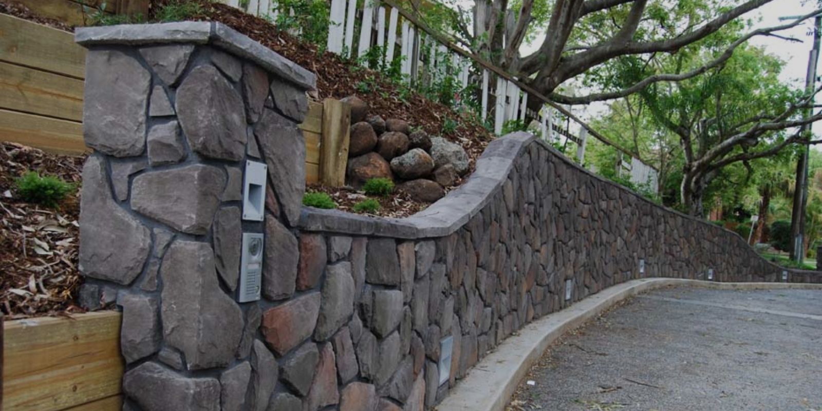 Top 6 Unique Outdoor Boundary Wall Design Ideas | AV Landscaping UAE