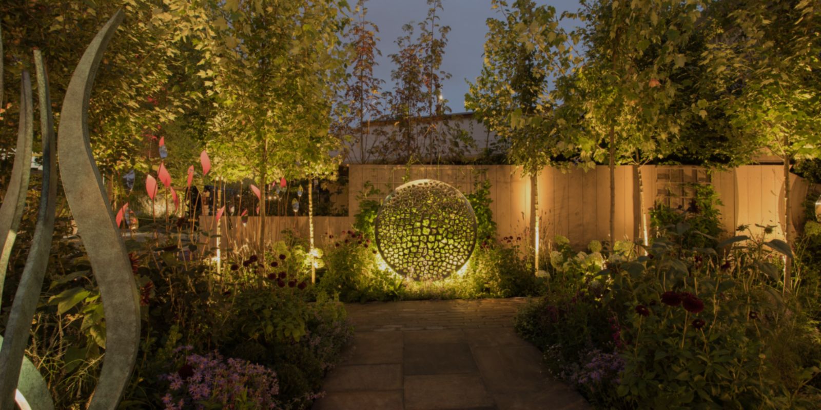 6 Best Solar Outdoor Wall Lights For 2025 | AV Landscaping UAE